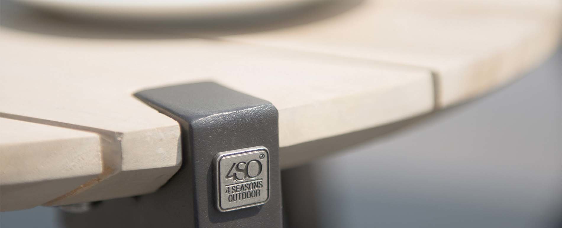 Beistelltisch mit Teakholz-Platte mit Teak oder Aluminium-Gestell